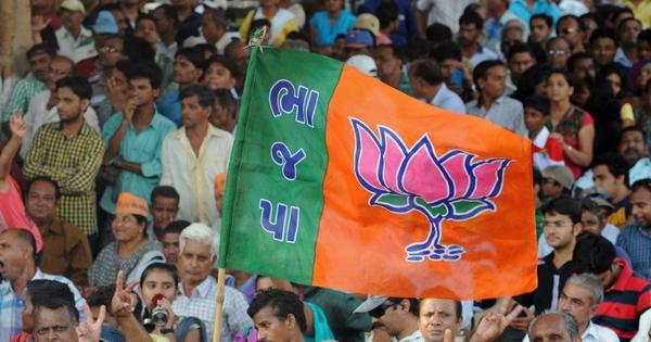 How the leadership of the Jana Sangh passed to Vajpayee