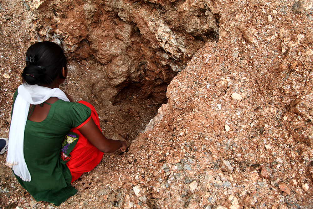 Behind the healthy exports from India’s illegal mica mines, the toil of ...
