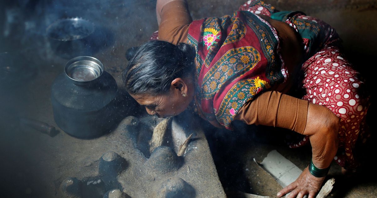 Smog outdoors, toxic cooking fumes indoors: Delhi’s slum dwellers have ...